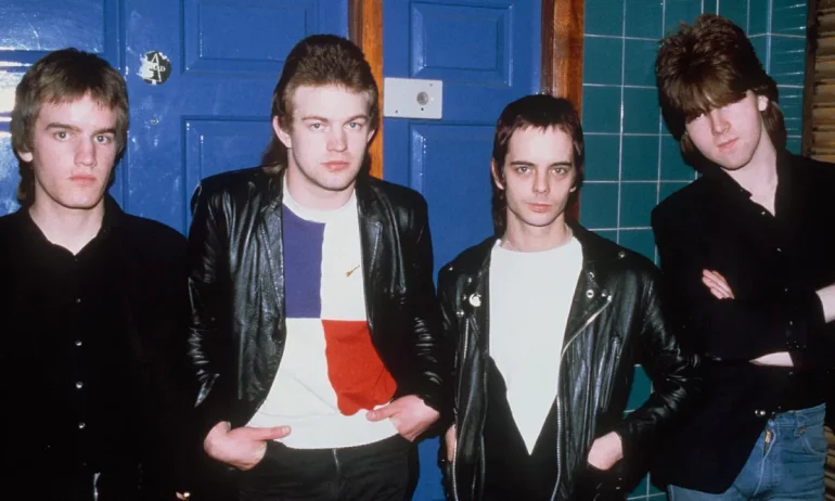 The Vapors – Turning Back To The 80s – The Cheese